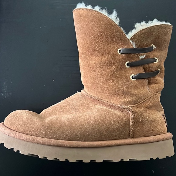 UGG | Shoes | Ugg Boots With Side Leather Detail Great Condition Slight ...